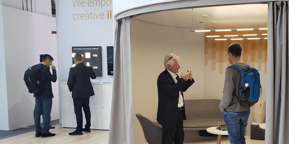 light-building-2022-experiences-oled-lighting-at-oledworks-booth