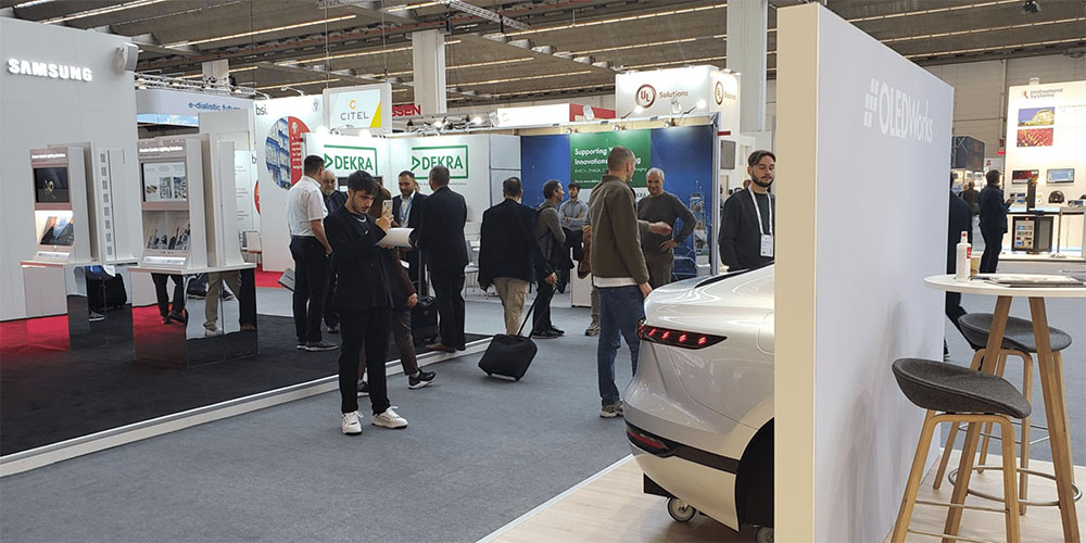 light-building-2022-experiences-oled-lighting-at-oledworks-booth